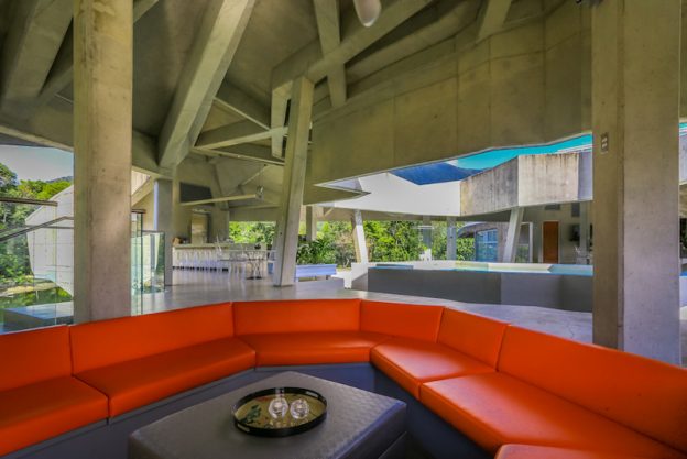 Charles Wright Architects Stamp House (Alkira) - Total Design Reviews