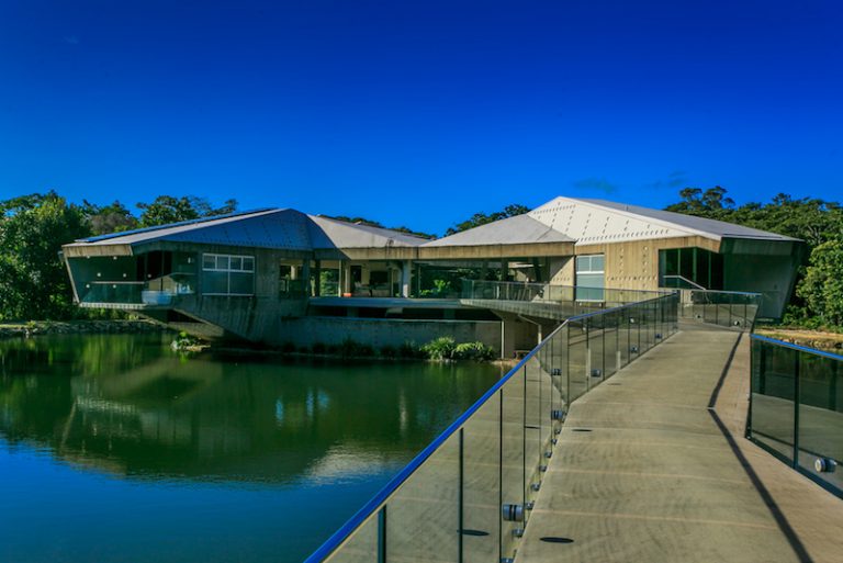 Charles Wright Architects Stamp House (Alkira) - Total Design Reviews